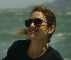 What Sunglasses Does Jennifer Connelly Wear in Top Gun Maverick ...